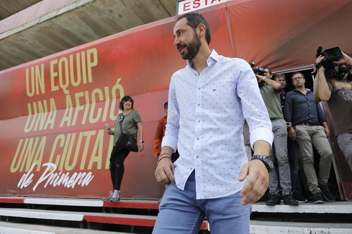 Adeu al tècnic del Girona amb més partits al futbol professional