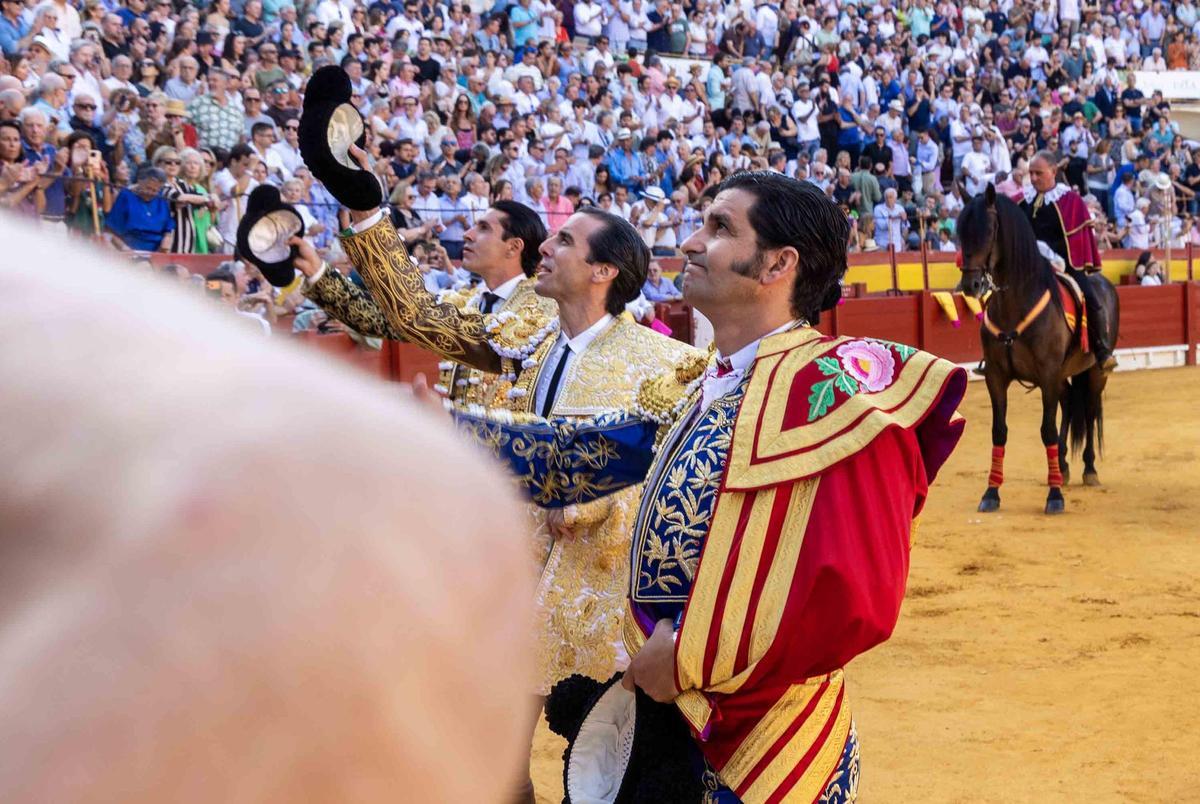 Morante corta dos orejas y rechaza la Puerta Grande: las mejores ...