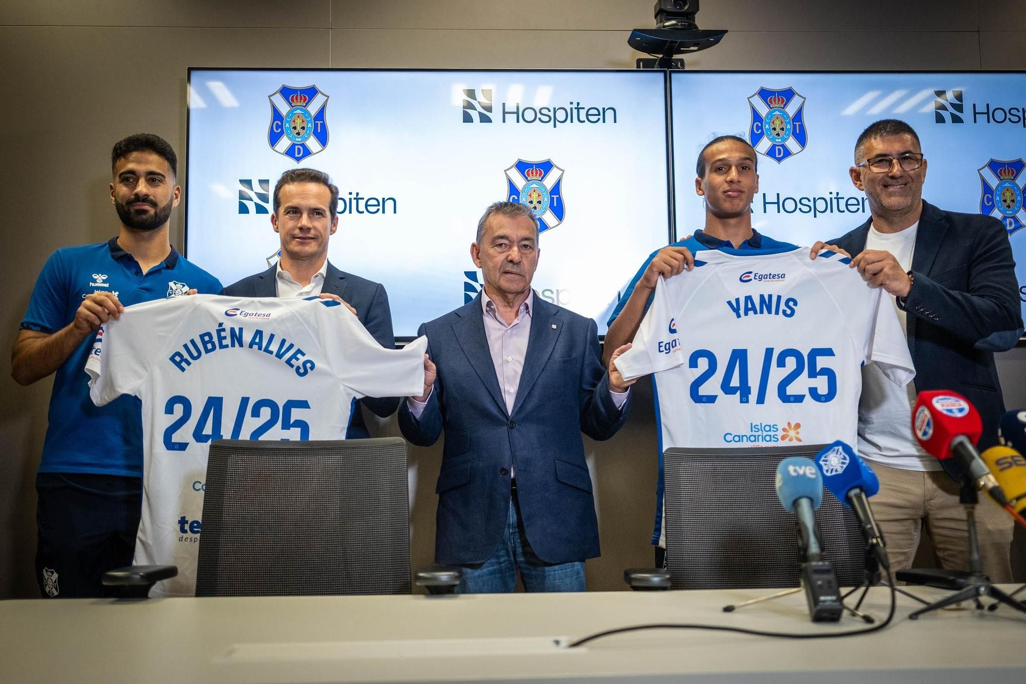 FOTOS: Presentación de los futbolistas Rubén Alves y Yanis Senhadji