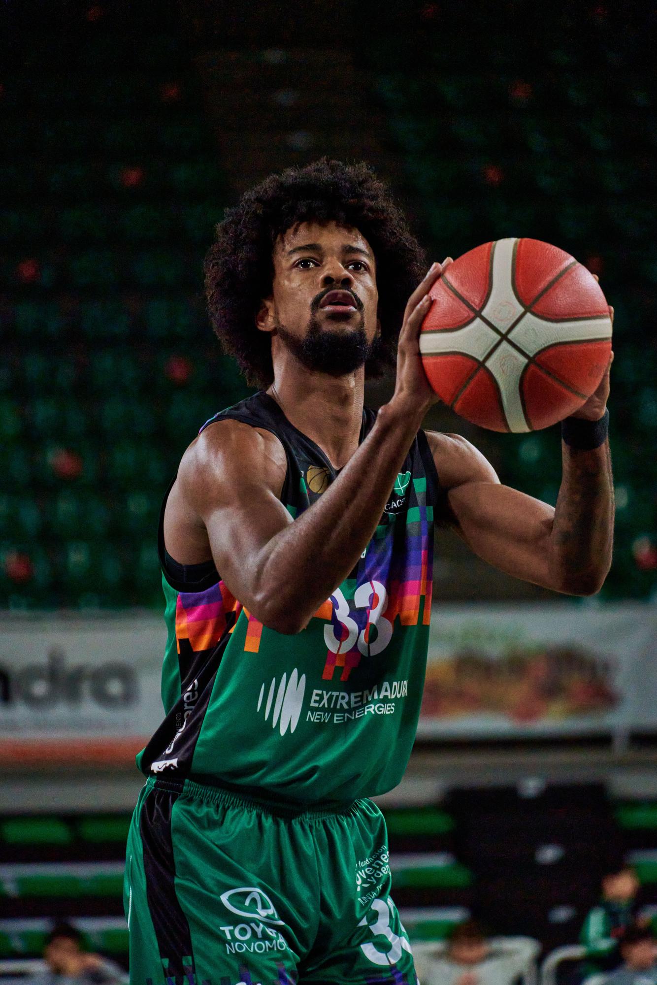 Casi todos en la picota en el Cáceres - El Periódico Extremadura