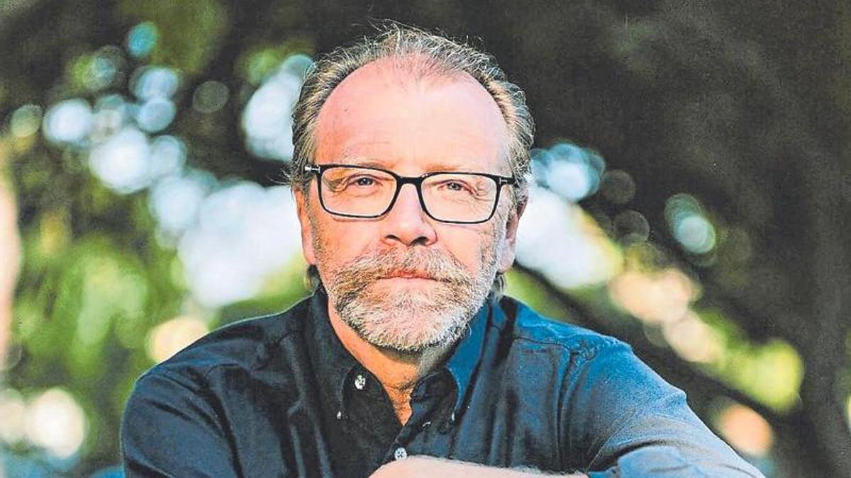 Saunders y los nuevos escarabajos cibernéticos: cuentos escogidos