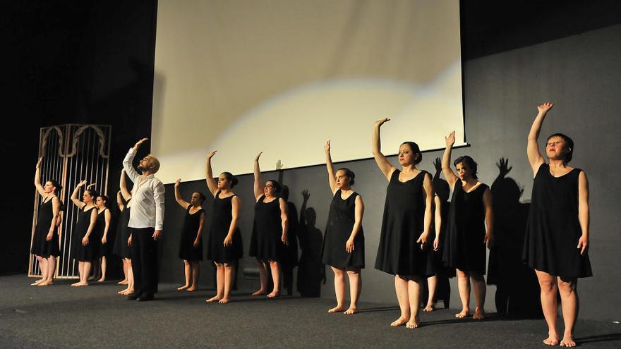 La actuación de Rokuro Kubi en el aniversario del IES Victoria Kent de ...