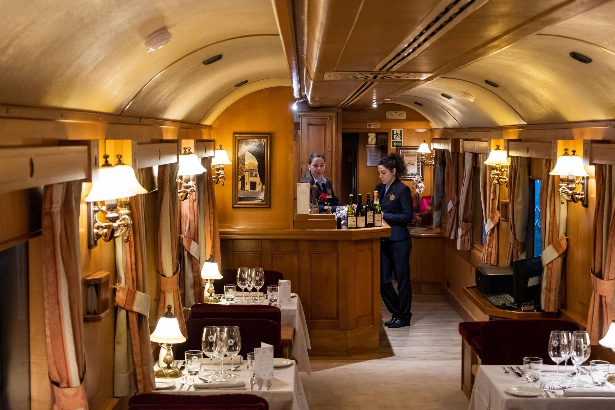 En imágenes | Así es el lujo del tren Costa Verde Express