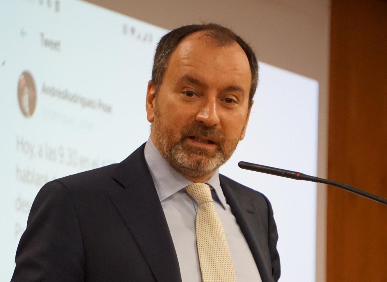 Andrés Rodríguez- Pose (catedrático): "Estar dotado de riquezas ...