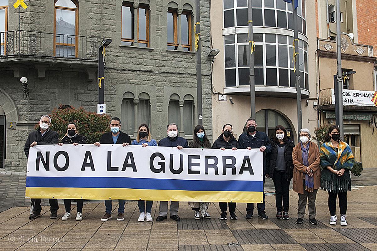 Parets dedica cinc minuts de silenci en solidaritat amb el poble ucraïnès