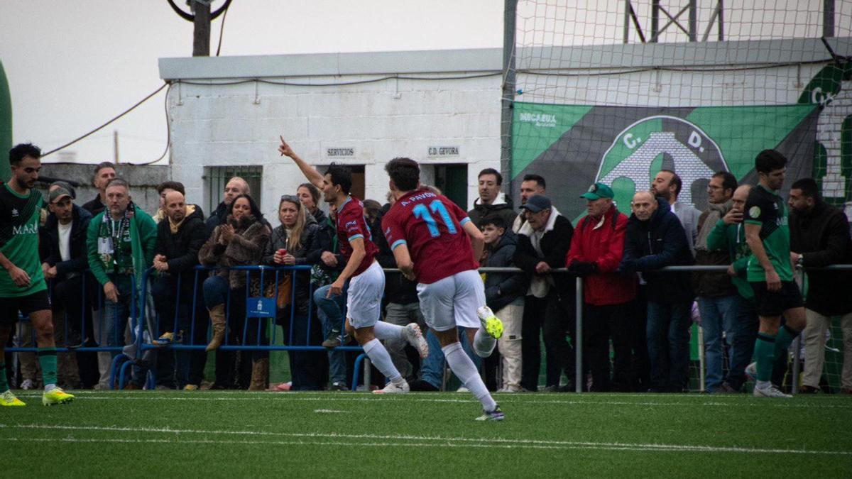 Blanquinegro golpe en la mesa en el derbi ante el Gévora