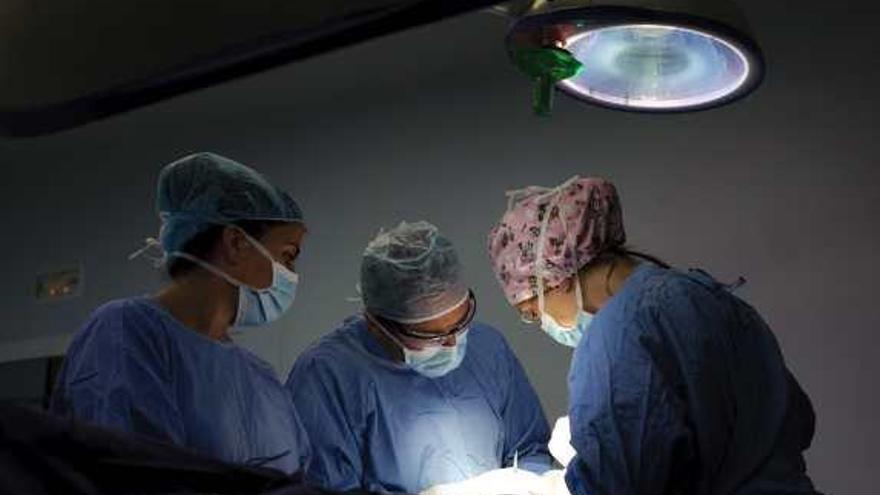 La reconstrucción de pecho acapara el 60% de las operaciones de Cirugía ...