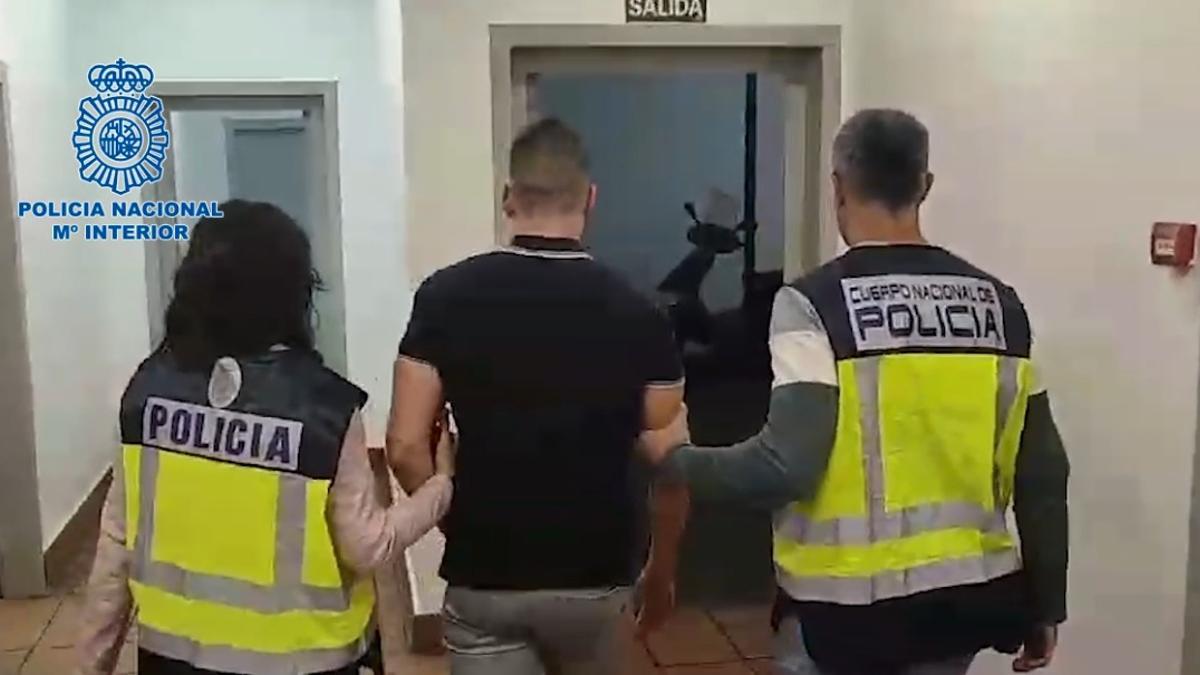 Detenidos tres 'Ligallo' que se pegaron con ultras del Cornellá antes ... Detenidos tres 'Ligallo' que se pegaron con ultras del Cornellá antes ...