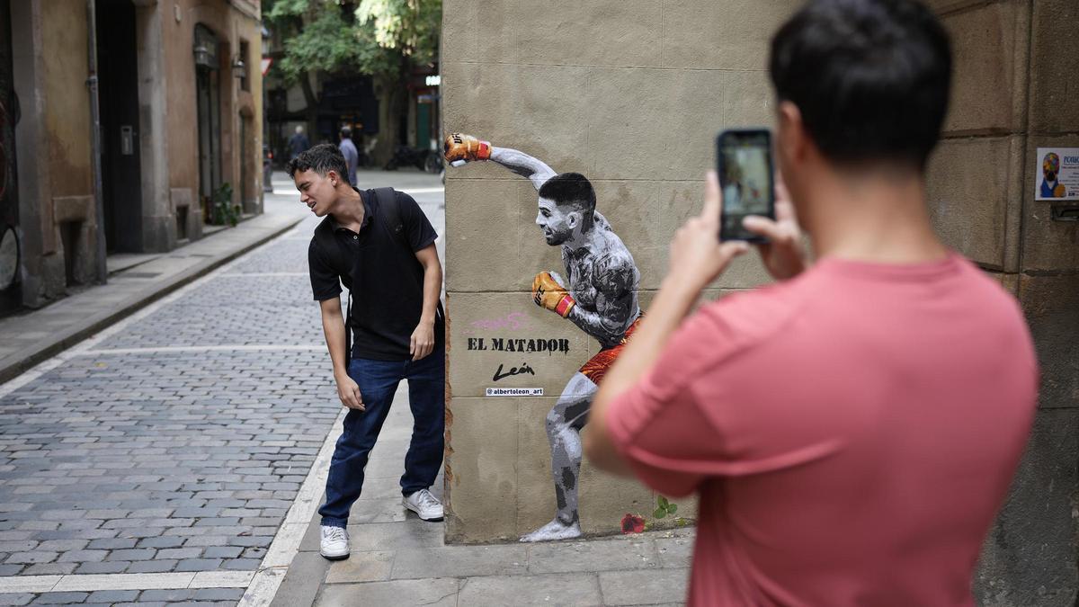 El graffiti de Ilia Topuria que ha aparecido por sorpresa en Barcelona