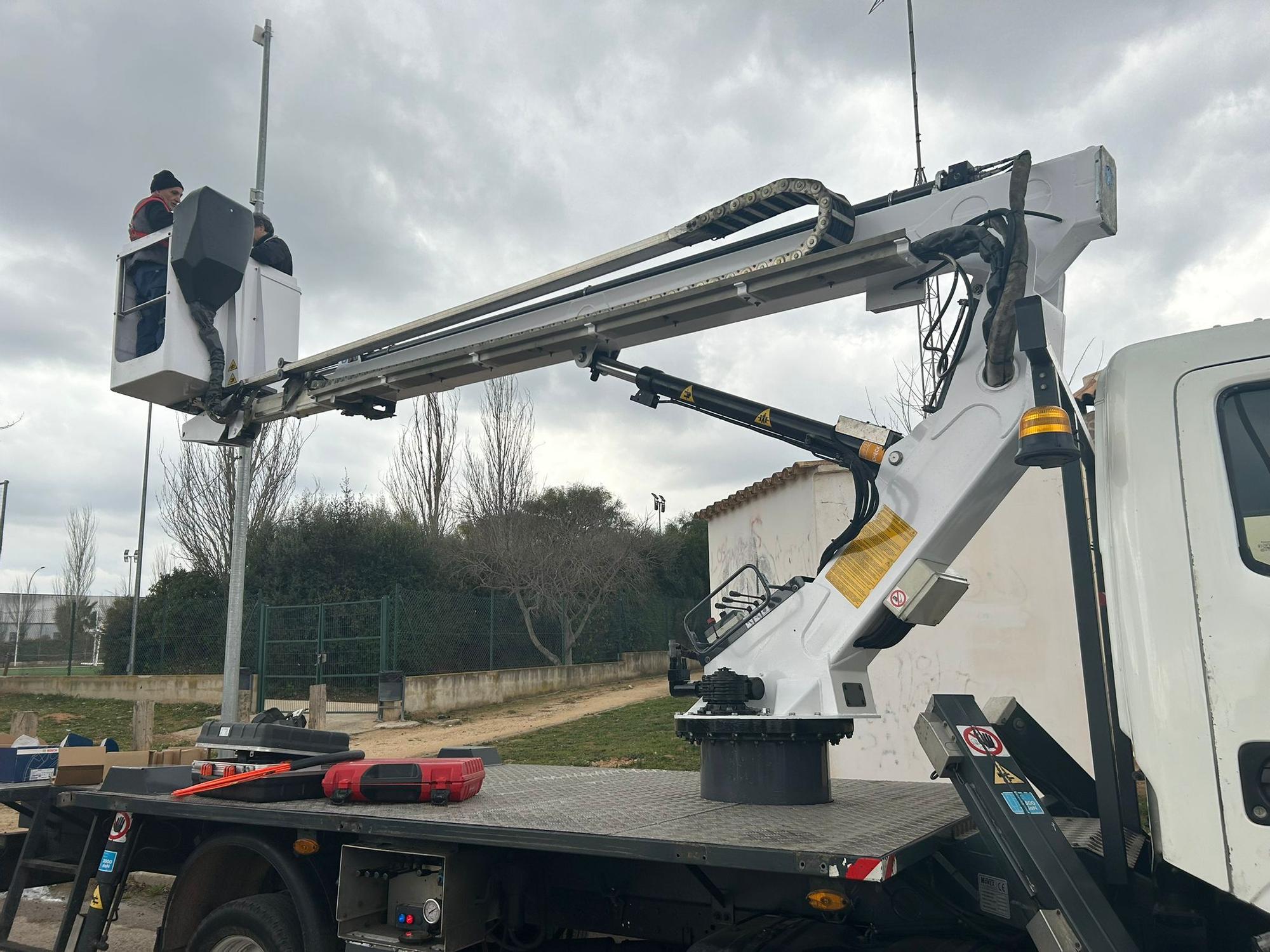 Riba-roja instala cámaras de seguridad en urbanizaciones y casco urbano ...