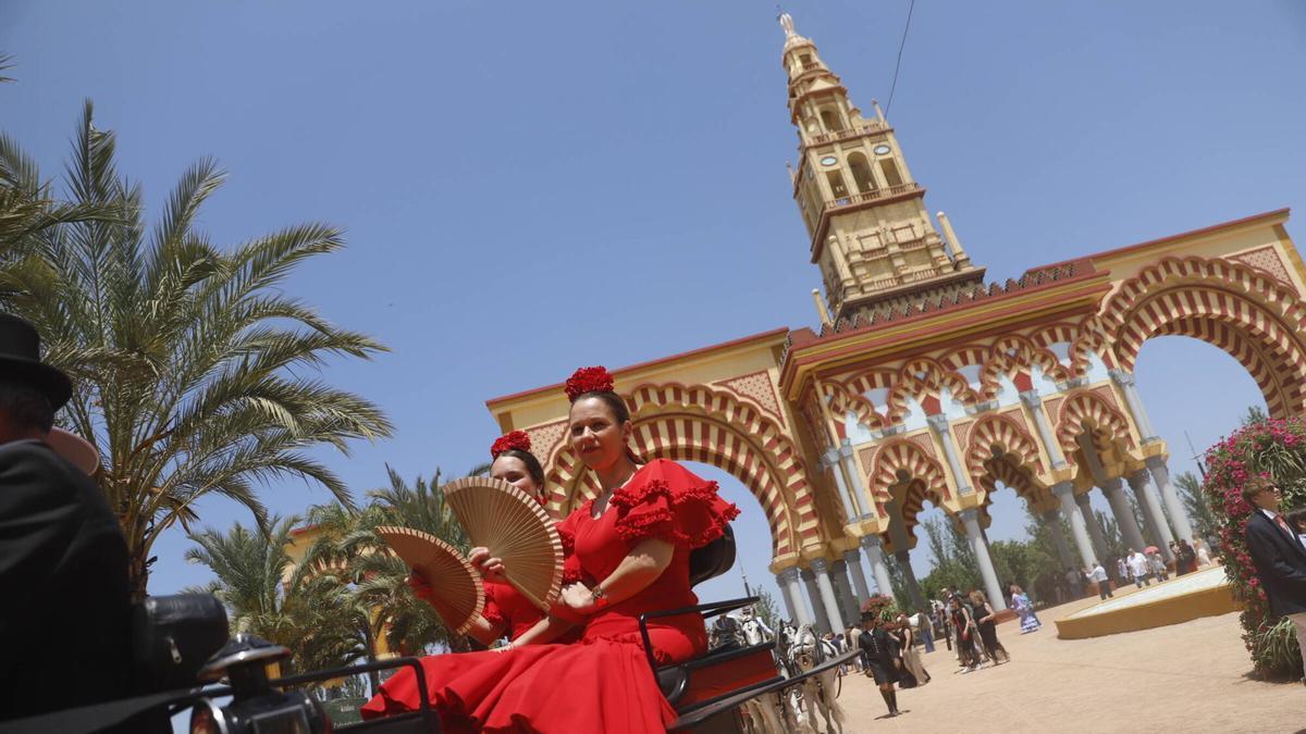 La Feria de Córdoba escala hacia los 40 grados con los toldos de El ...