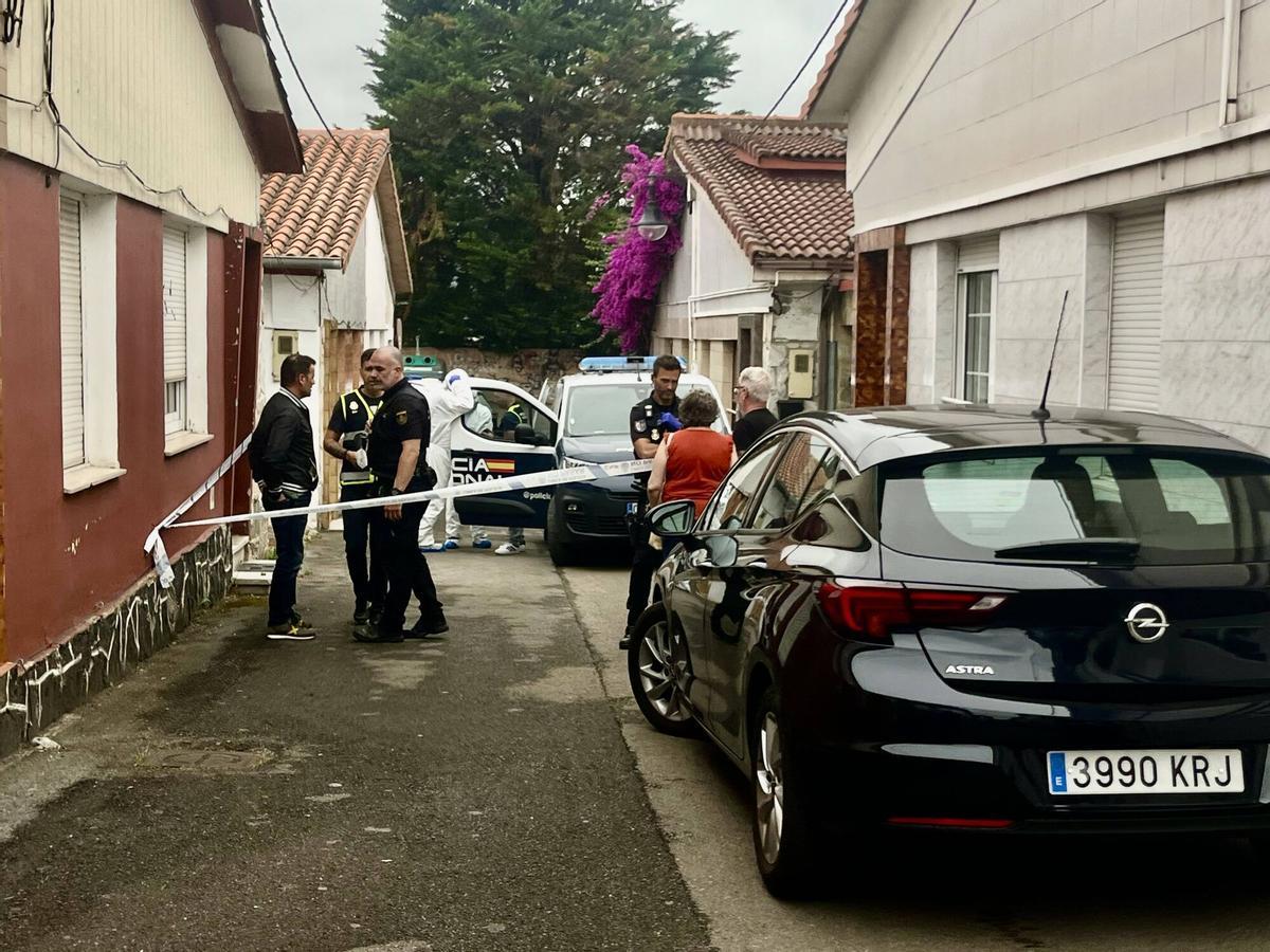 Hallan el cadáver de una persona en una casa de Gijón, en imágenes