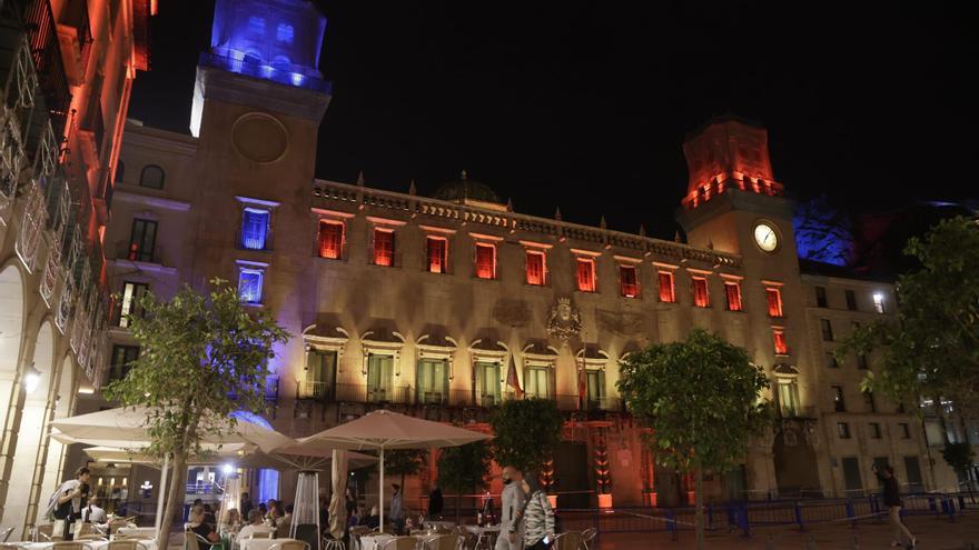 Alicante se ilumina en solidaridad con Valencia tras la tragedia de la DANA