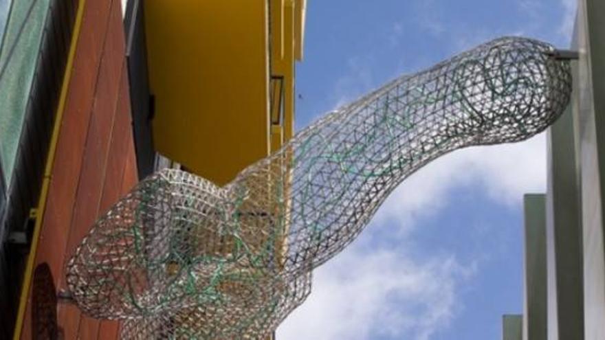 Críticas a una escultura de forma fálica para la estación de Auckland ...