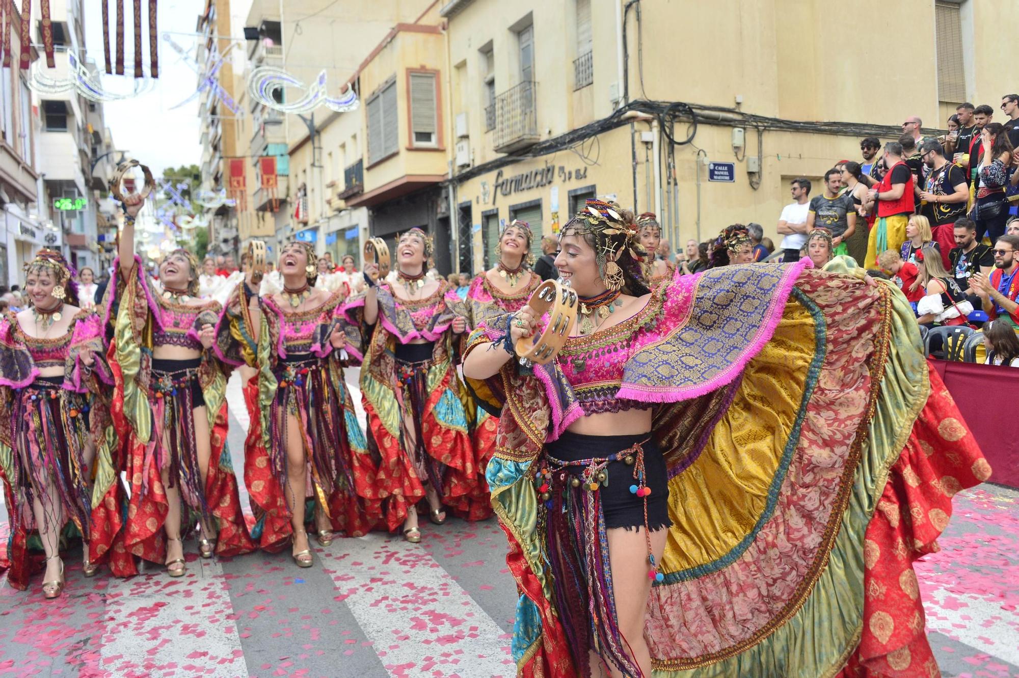 MOROS Y CRISTIANOS ELDA | Espectacular Entrada Cristiana deslumbra Elda