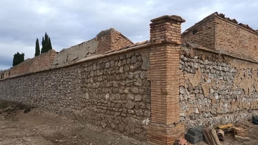 Empiezan las obras de reparación y acondicionamiento del cementerio