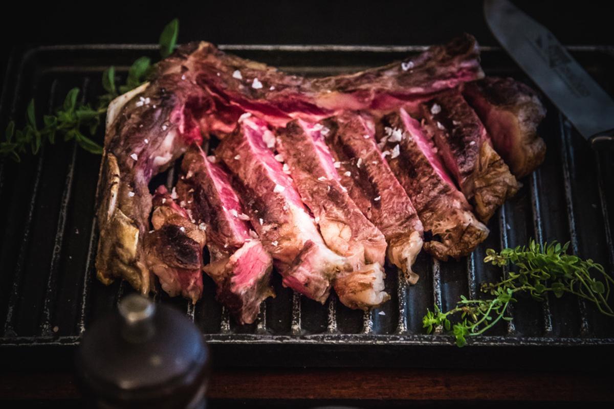 Bruselas Steak House Asima, especialista en carnes a la brasas y ahora ...