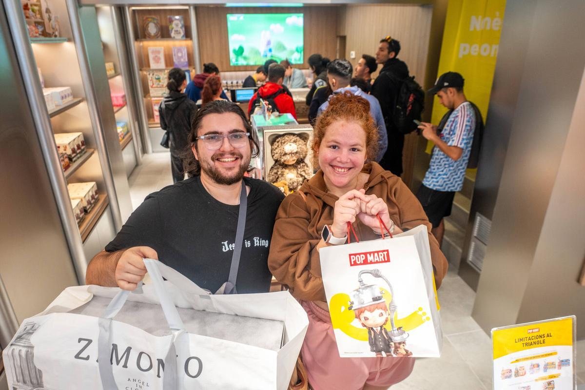 Apertura de la tienda Labubu en Barcelona: largas colas y furor por los ...