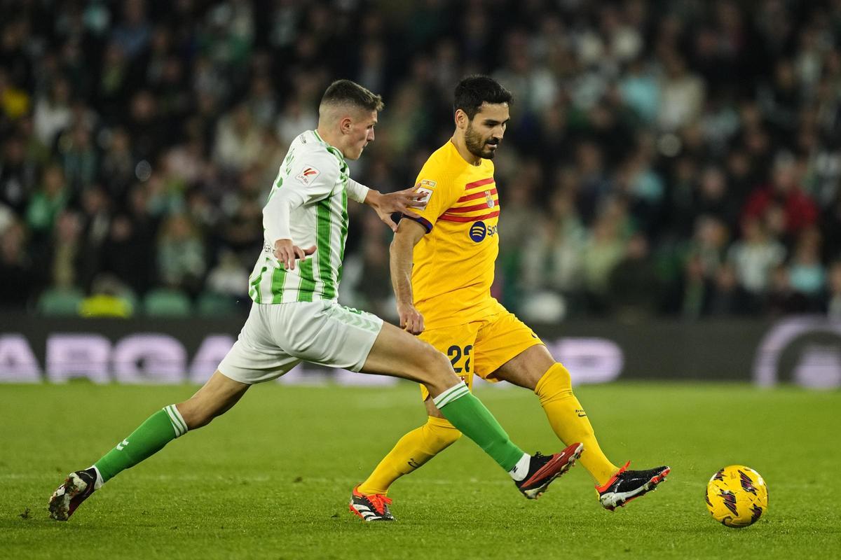 Un hat trick de Ferran Torres da los 3 puntos contra el Betis