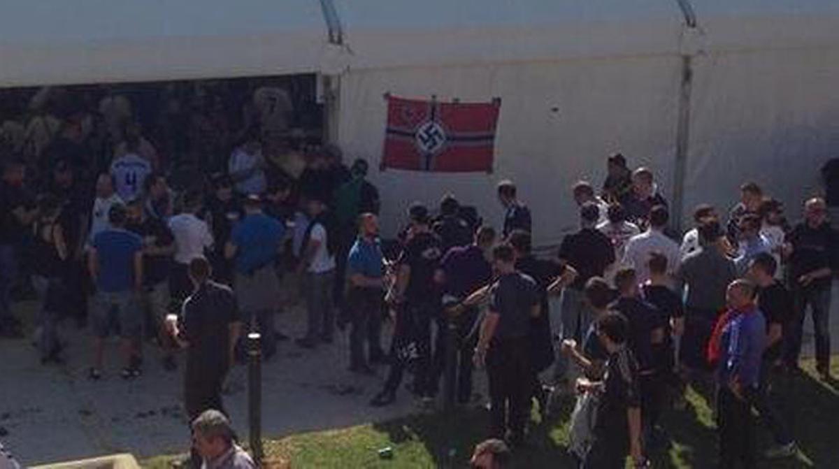 Exhibida una bandera nazi a la zona d'aficionats del Madrid