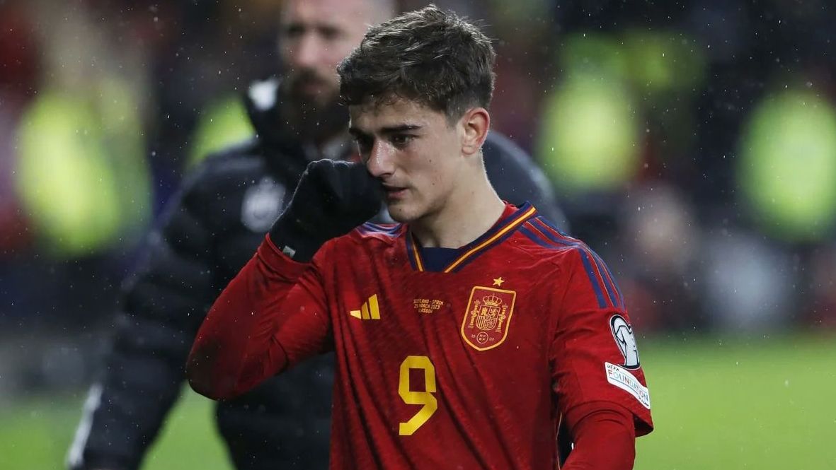 Así estaba Gavi en el vestuario tras la lesión