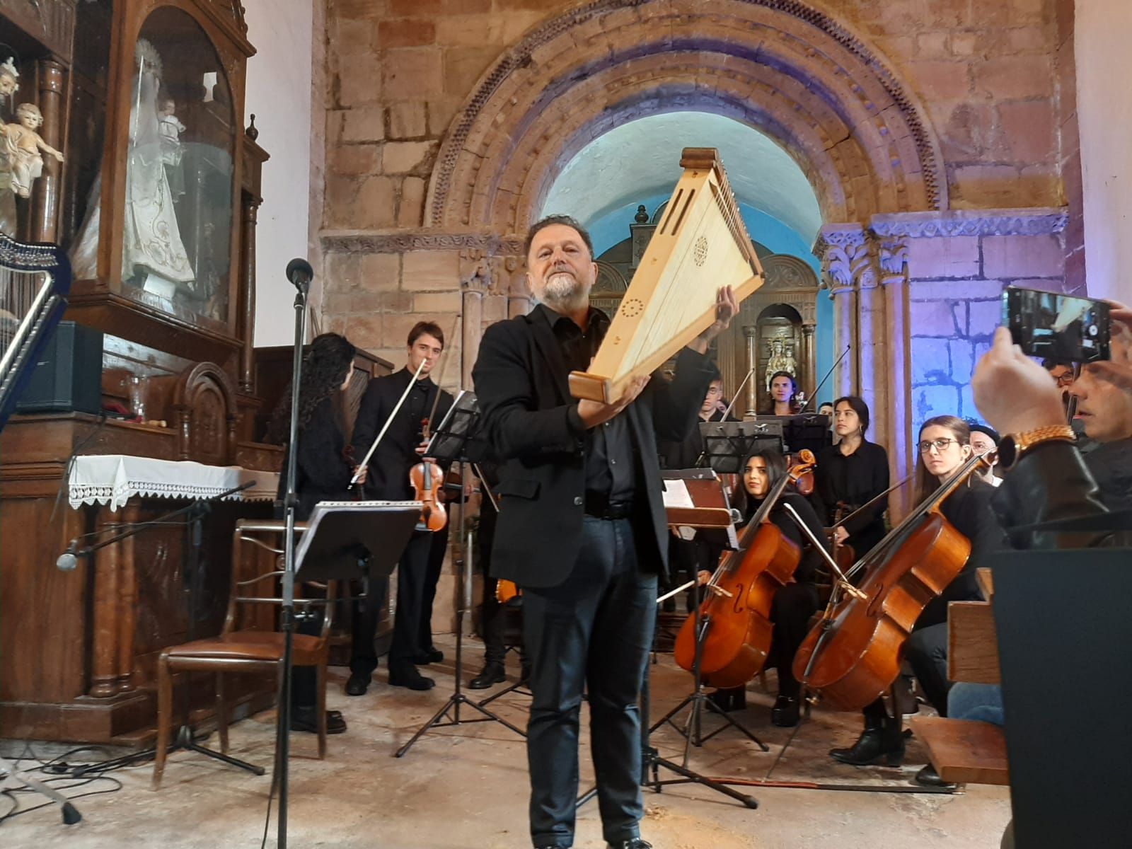 Lleno total en el estreno de la rota medieval de Arlós con la Orquesta ...