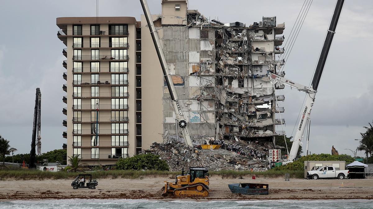 Suben a 18 los fallecidos en el derrumbe del edificio de Miami