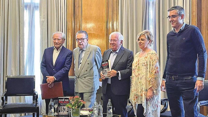 F. Jáuregui presentó su obra ‘La Foto del Palace’