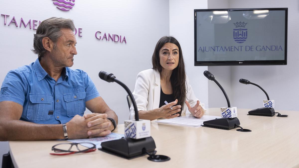 Gandia ja té guanyadors dels premis literaris