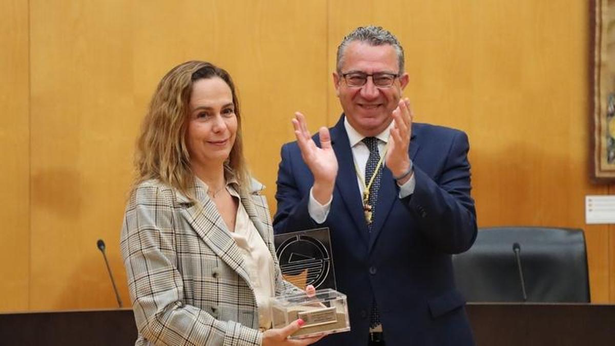 DÍA DE EUROPA | Benidorm distingue a Laura Navarro en el Día de Europa ...
