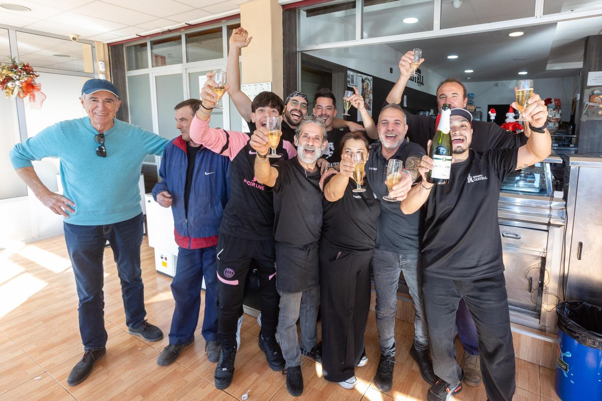 El restaurante Castell reparte 10 millones en la Lotería de Navidad en ...