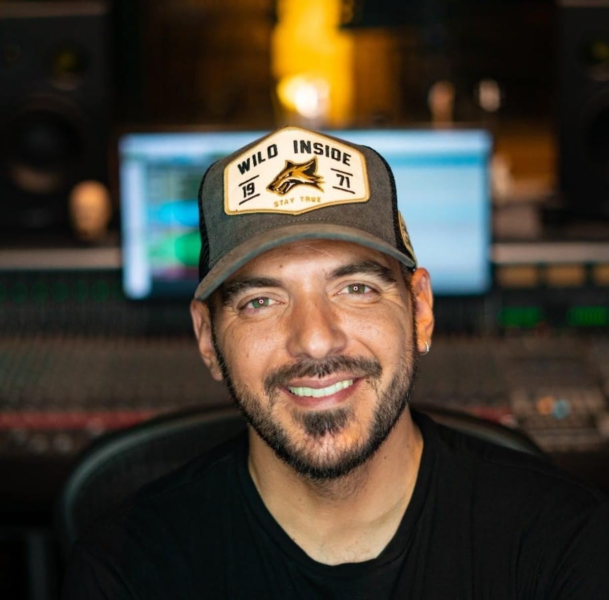 MÚSICA: El tinerfeño Pablo Cebrián produce con Miss Caffeina la canción ...