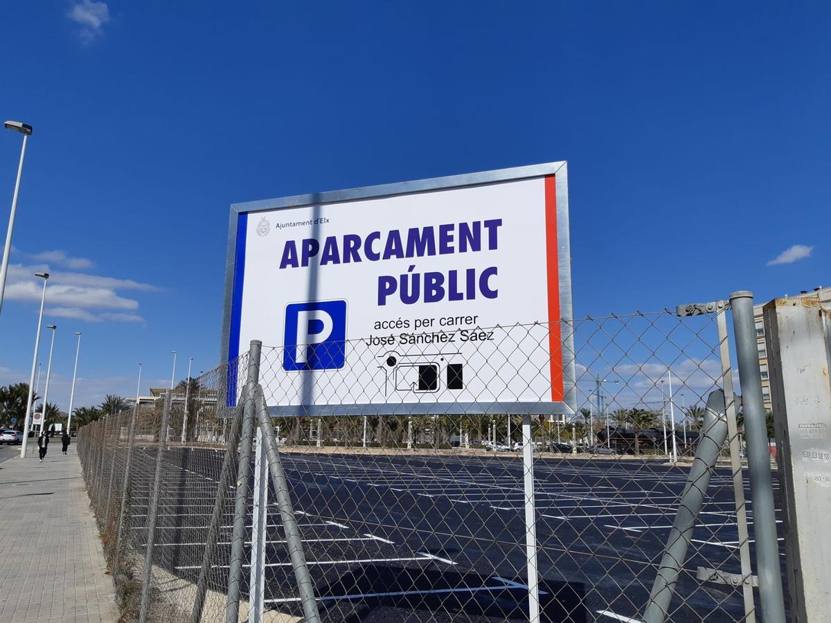 Abre el parking de la avenida de la Universidad de Elche