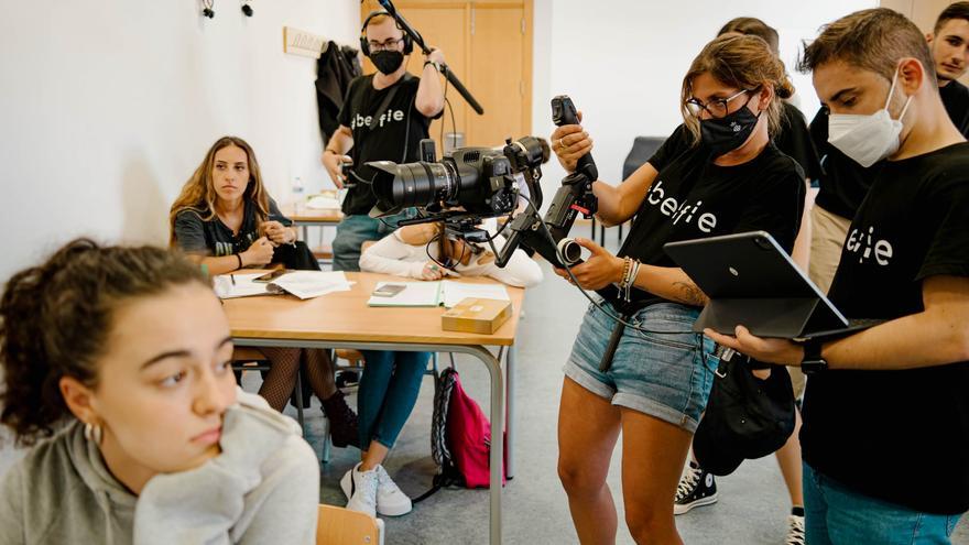 Cullera combate el acoso con el lenguaje visual que mejor atrapa a los ...