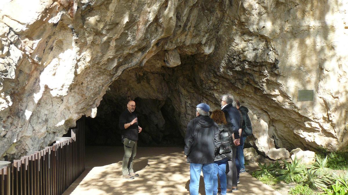 Visitar cuevas tito bustillo | Portugalessence.com