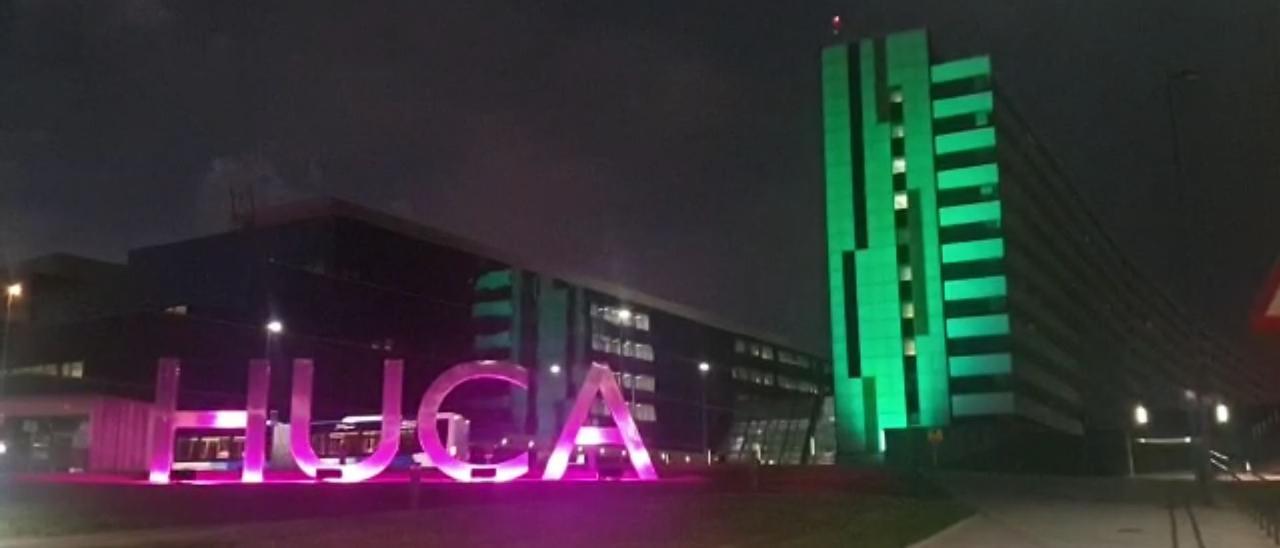 El HUCA se llena de colorido por las noches para conmemorar su séptimo ...
