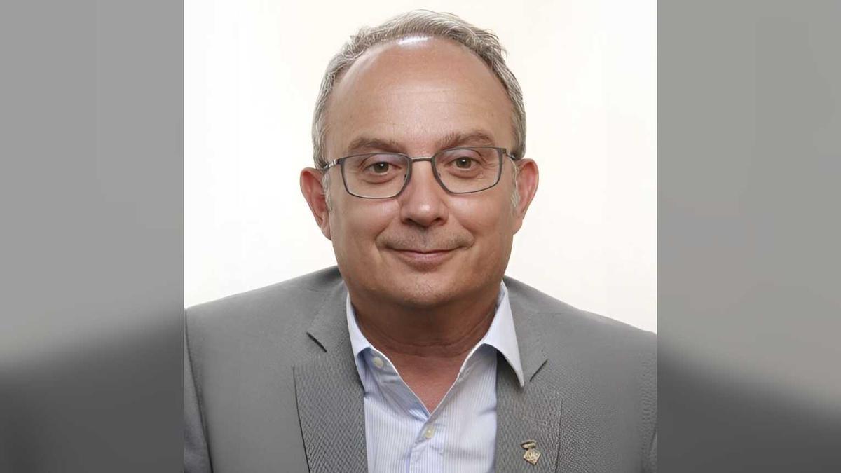 El regidor Josep Coll (PSC) renuncia al càrrec i marxa de l'equip de ...