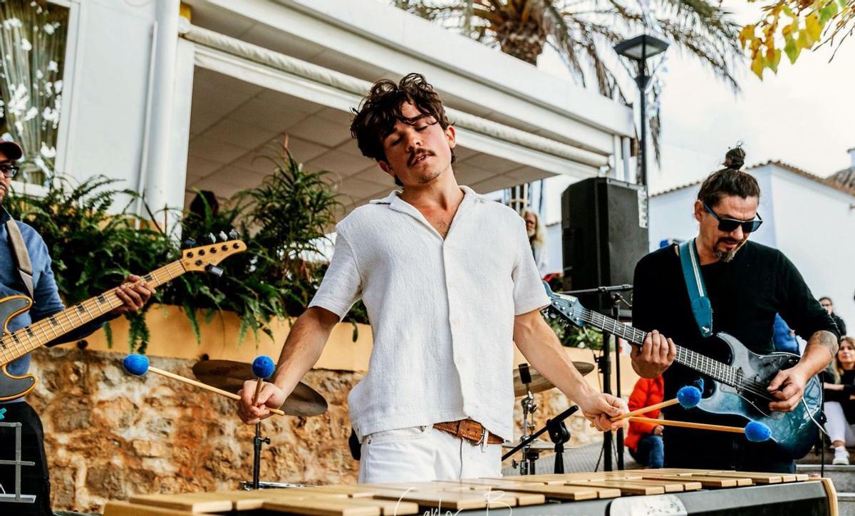 CONCIERTOS EN IBIZA: El músico de Ibiza Andrés Coll estrena nuevo ...