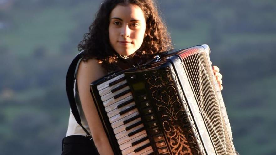 María Conde toca el acordeón desde los 5 años y tiene claro que quiere ...