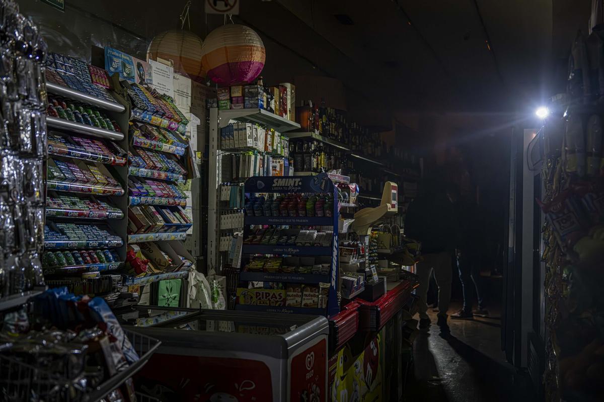 Barcelona sufre el gran apagón hasta la madrugada
