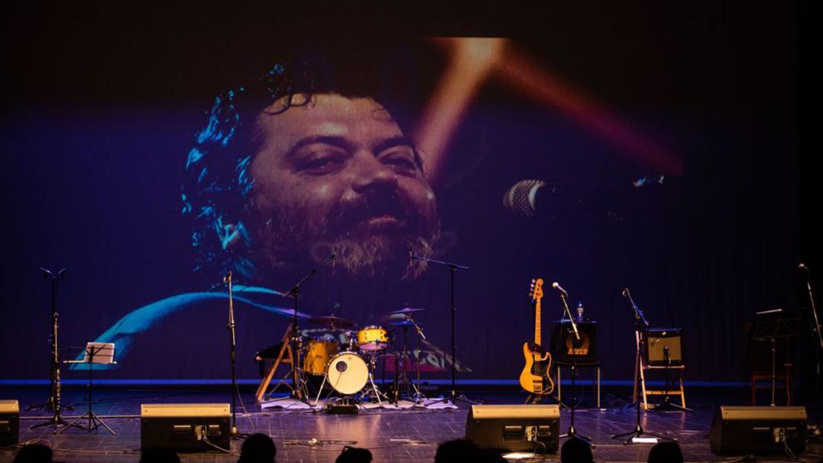 Música y arte como homenaje a Mangüi en el Ágora - La Opinión de A Coruña