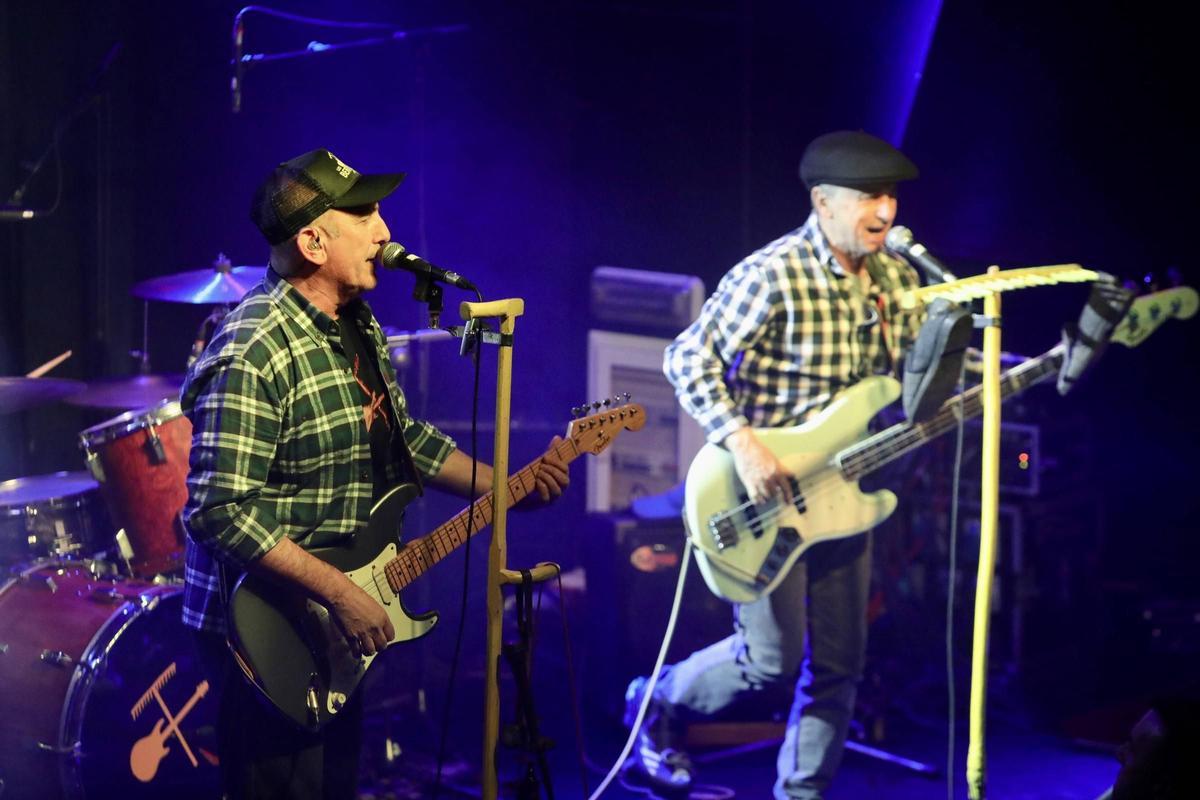 "Los Berrones", agro-rock eterno en la Sala Albéniz de Gijón - La Nueva ...