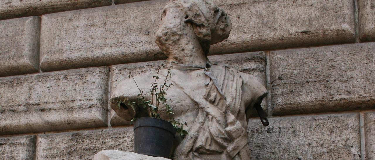 ¿Cuál es el origen de los pasquines como crítica política y anónima?