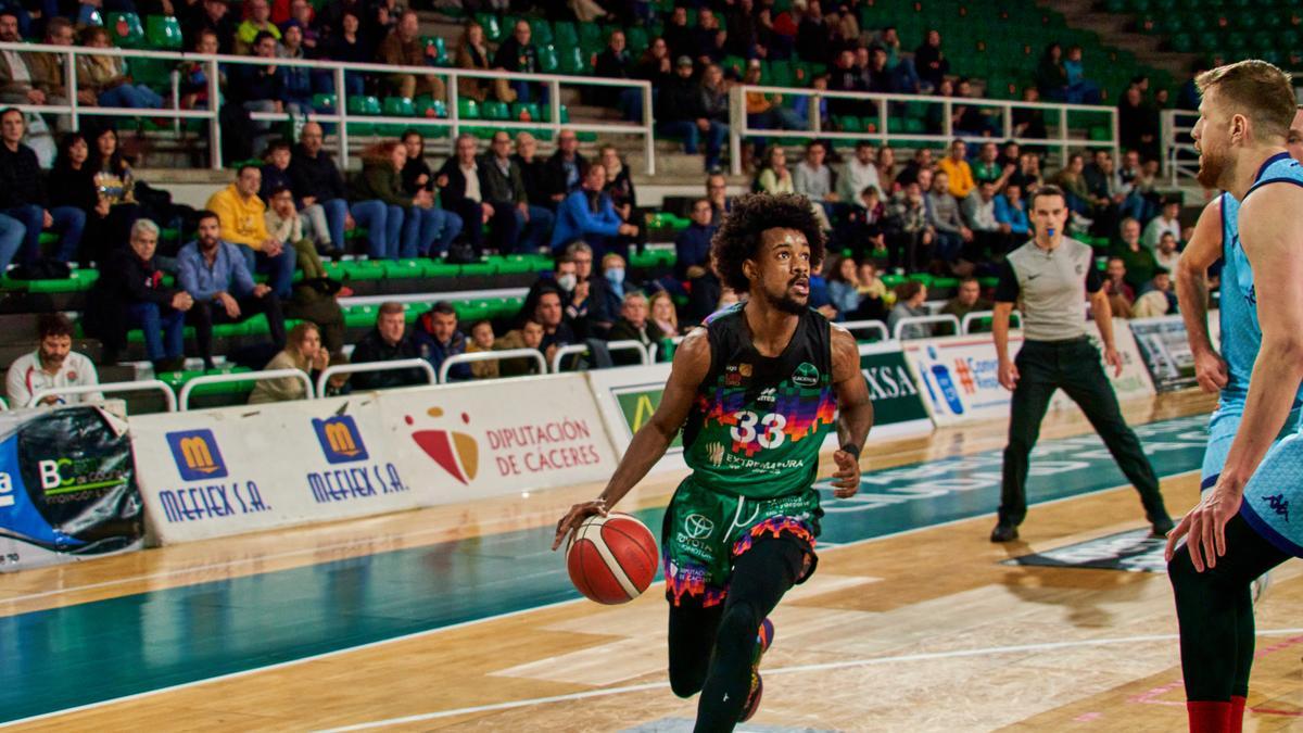 Devin Schmidt, la diferencia que impide ganar al Cáceres - El Periódico ...