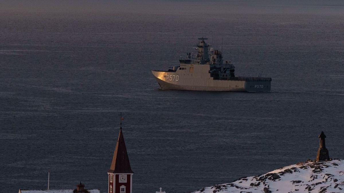 Plantar bandera a Groenlàndia