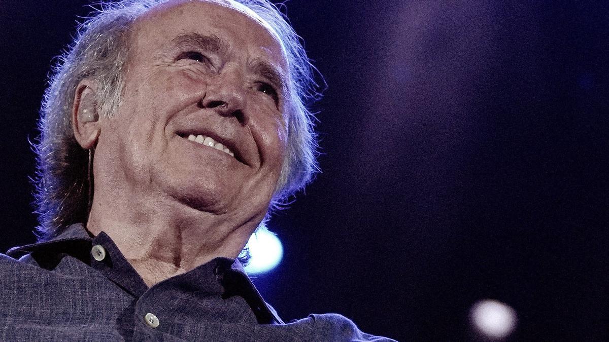 Joan Manuel Serrat canta en tierra de Antonio Machado en el coso de La ...