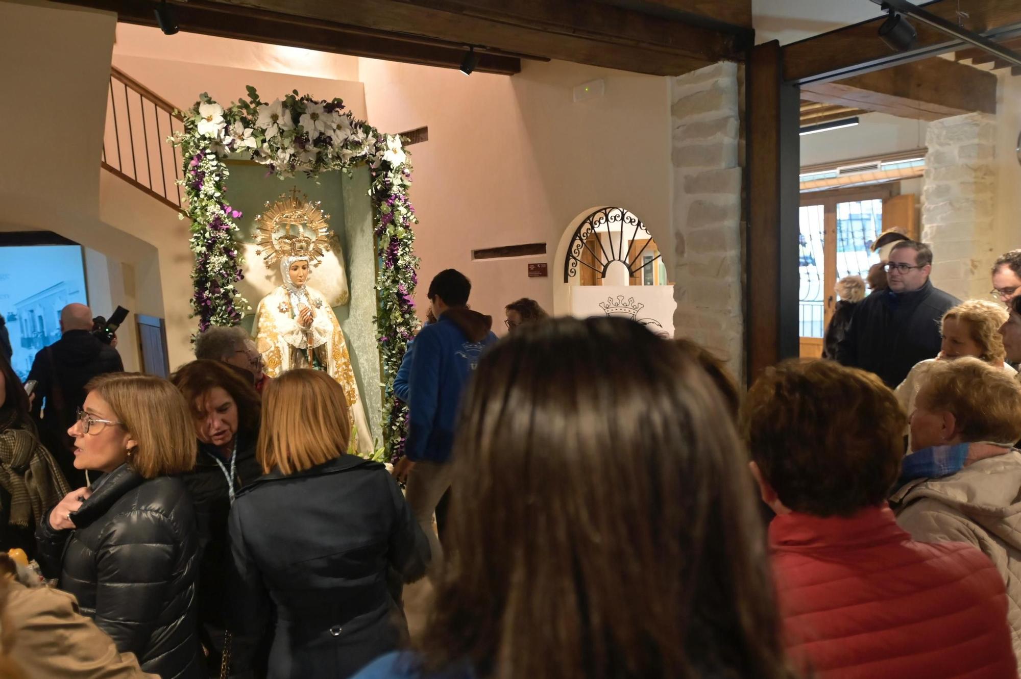 Así ha sido la adoración de la Virgen en Elche 2025