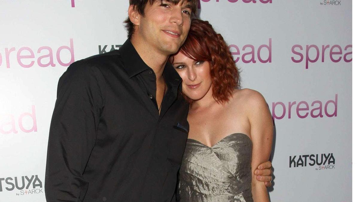 Ashton Kutcher acude al debut musical de Rumer Willis - Cuore