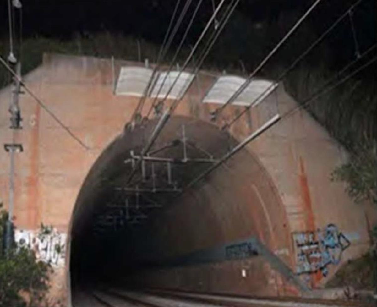 La crisis ferroviaria bloquea el tráfico internacional del Port de ...