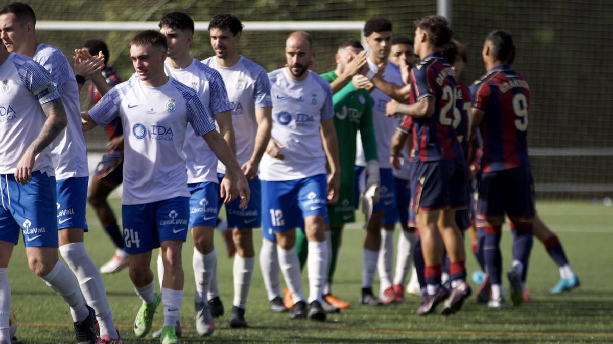 El Vall de Uxó asaltó el campo del Torrellano y sumó tres grandes puntos.